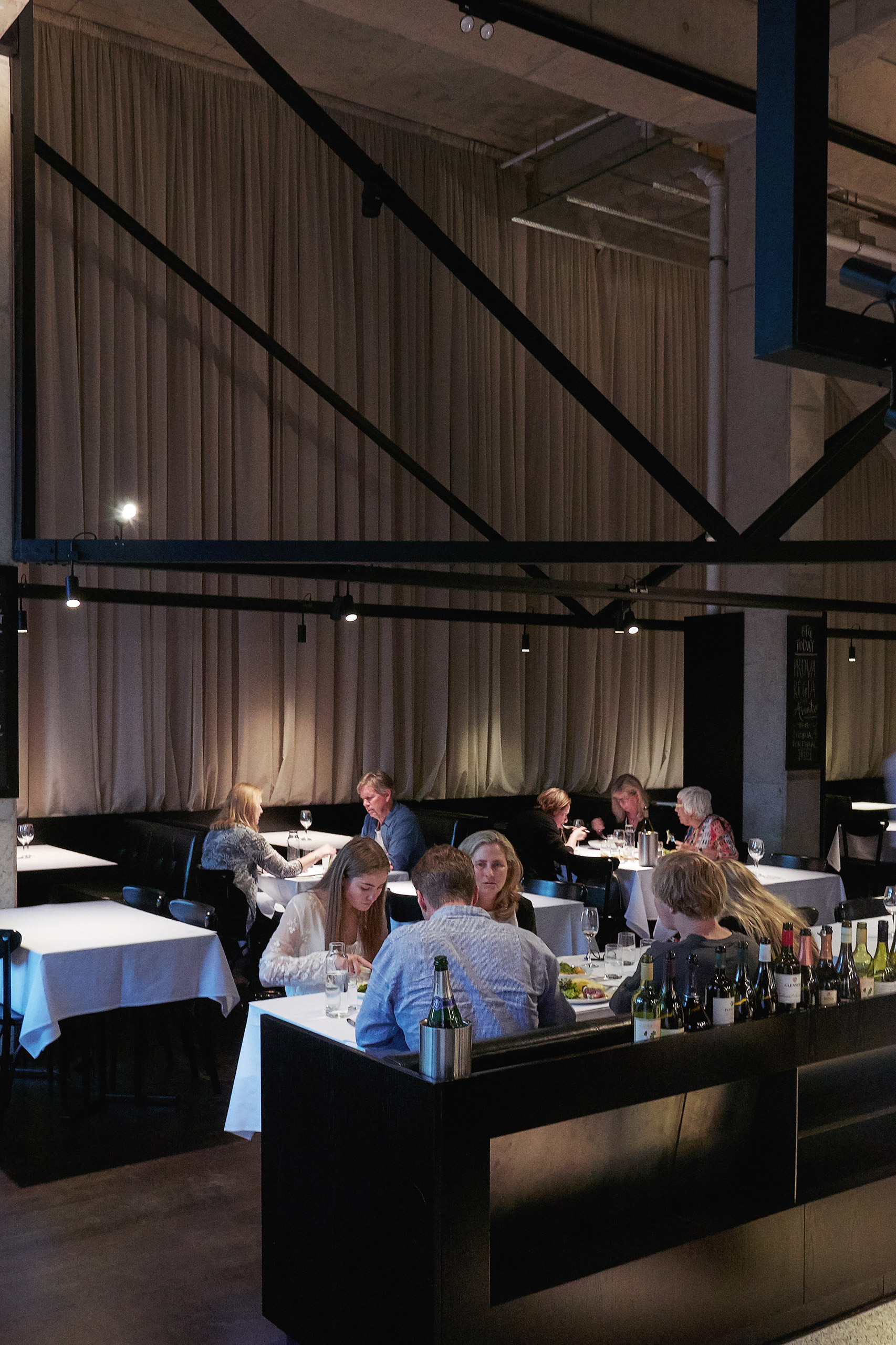 Shadow Wine Bar – Robert Simeoni Architects