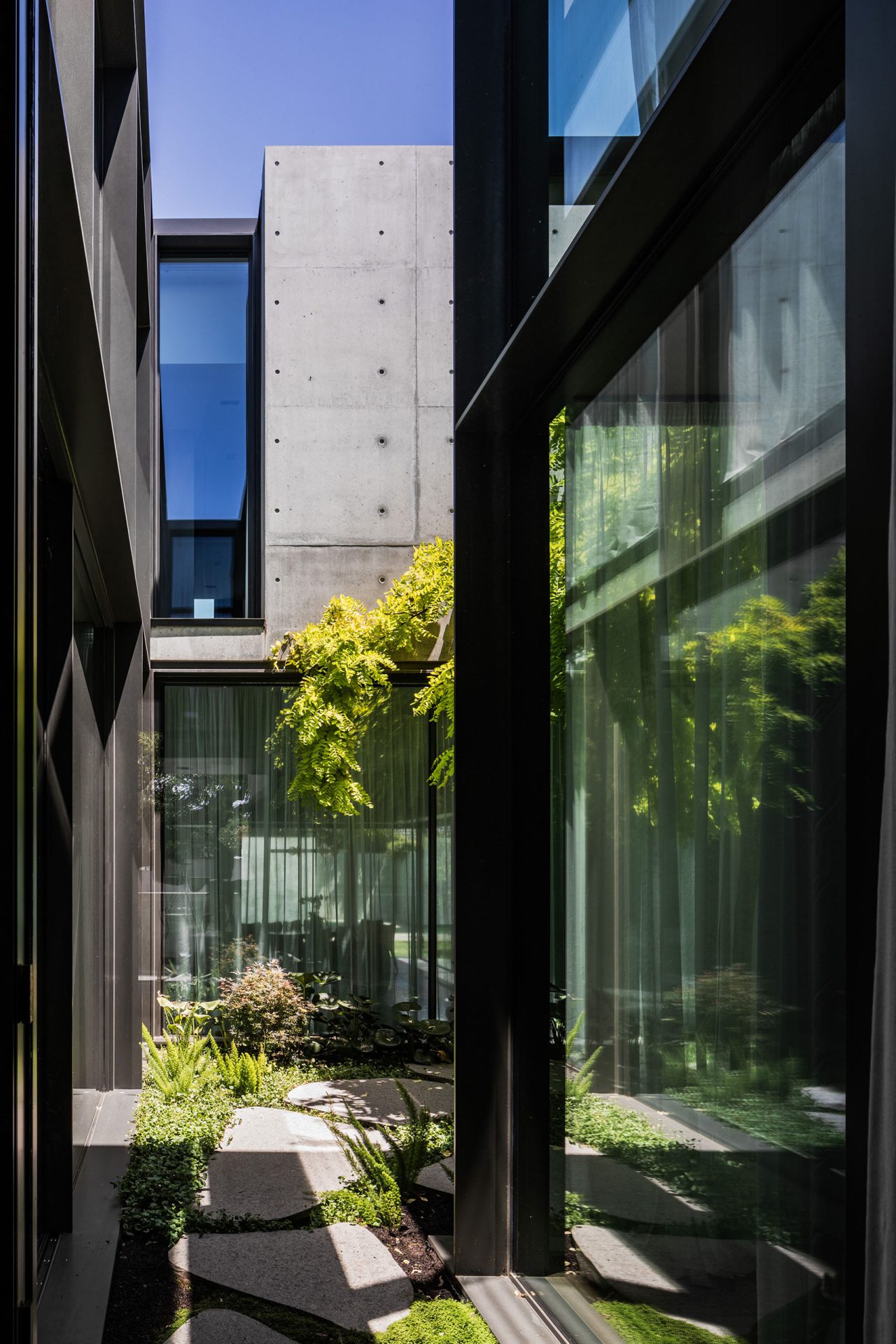 Adelaide Street House – Robert Simeoni Architects